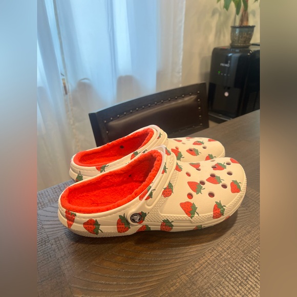 CROCS | Shoes | Crocs Strawberry Classic Lined Vacay Vibe Red Clog ...